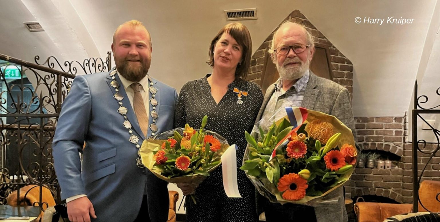 Onderscheiding voor Jan en Esther Hamhuis - Omroep NOOS
