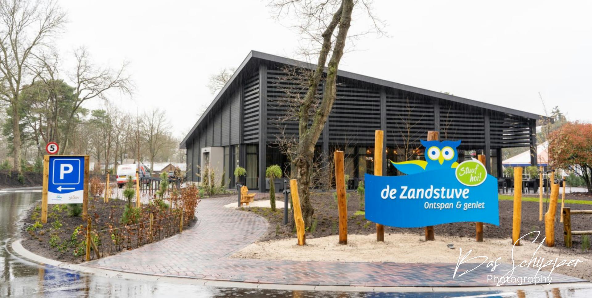 Kampeerdorp Zandstuve is vernieuwd - Omroep NOOS