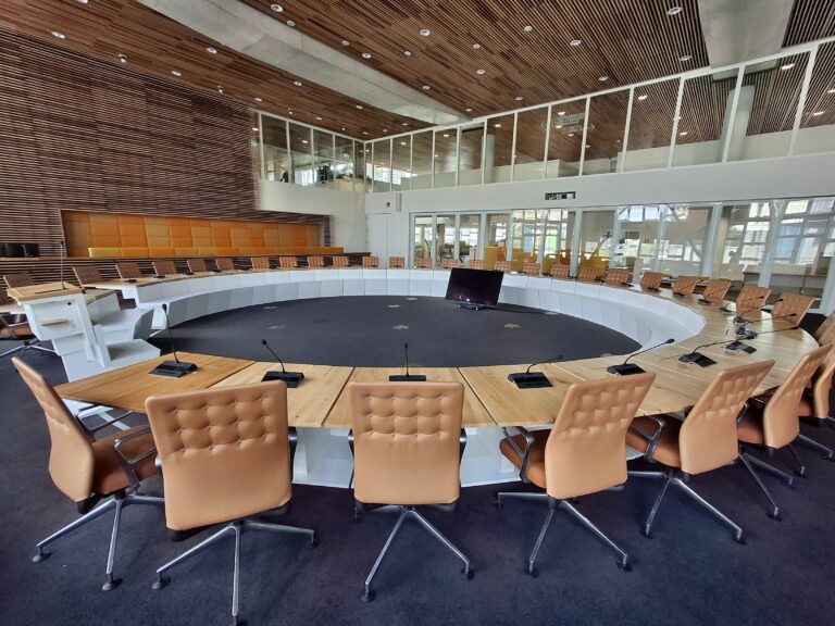 Witte rook: nieuwe coalitie in Hardenberg - Omroep NOOS
